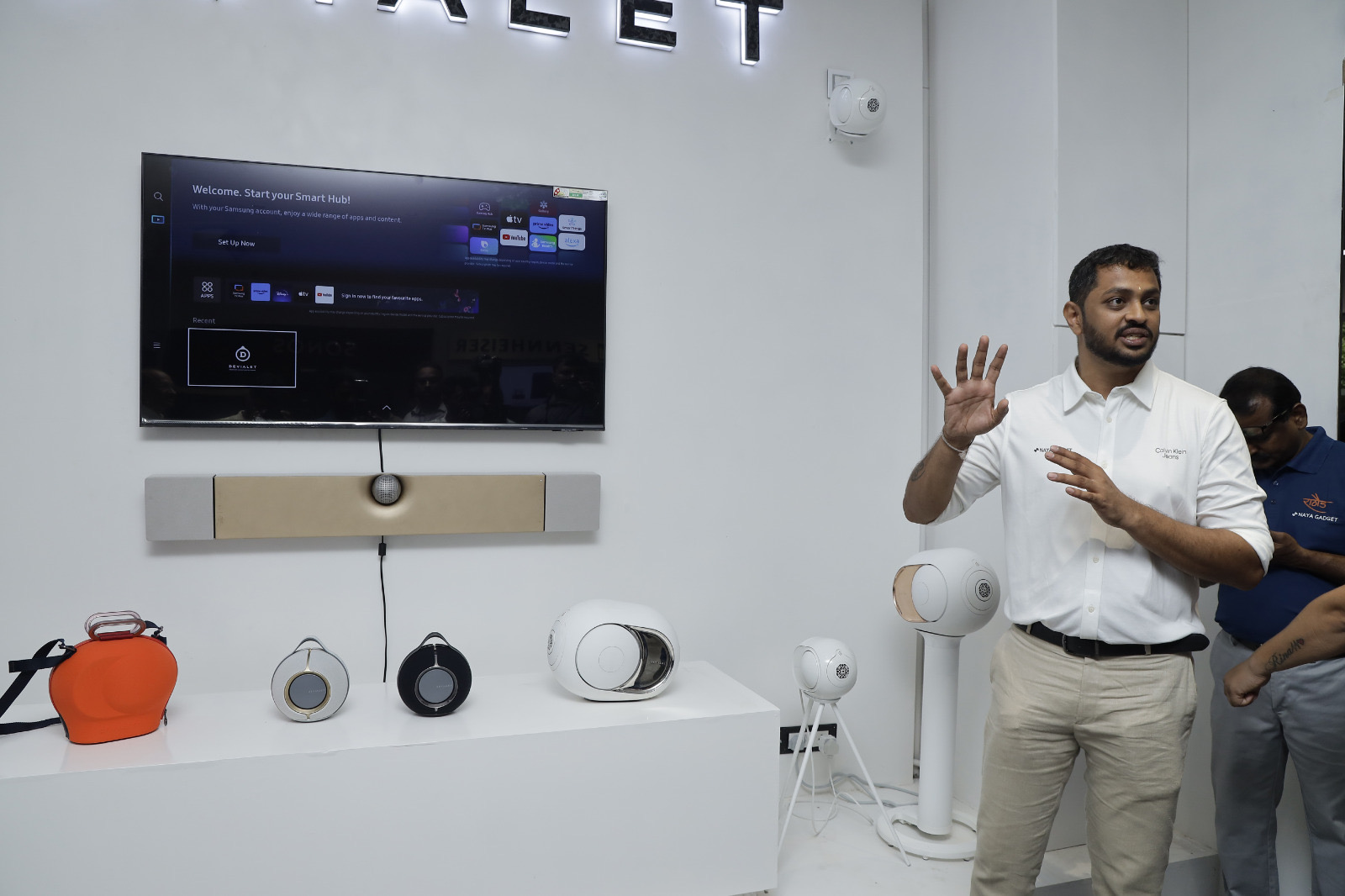 Naya Gadget, Chennai’s latest multi brand store opens in EA